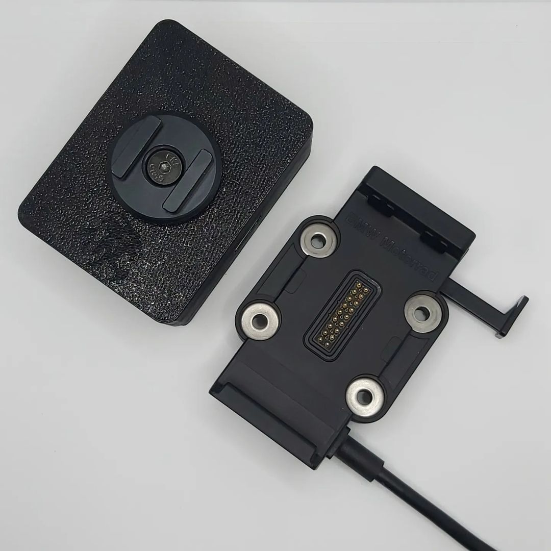 Adapters to BMW Motorrad navigation support – MOTOMEDIA